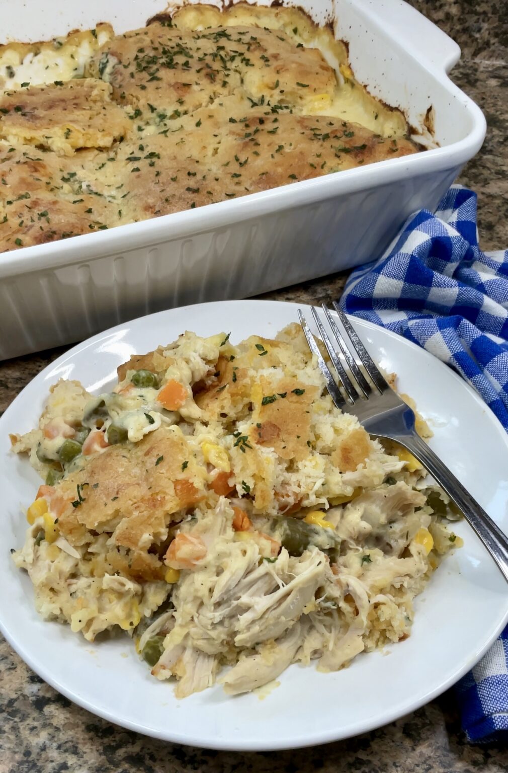 Cheddar Bay Chicken Pot Pie - What's Mom Cookin'