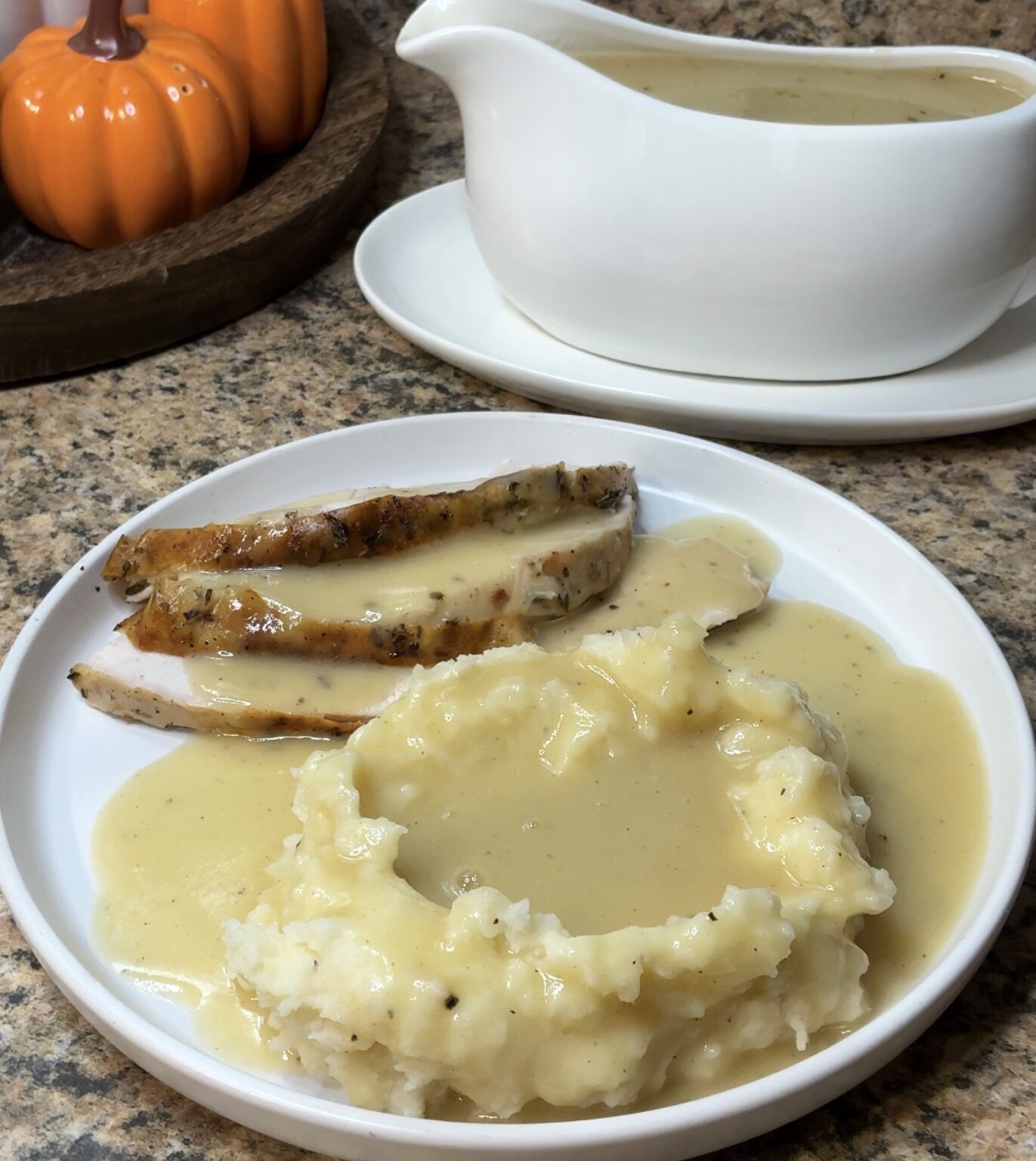 Easy Turkey Gravy Made Simple and Delicious - What's Mom Cookin'